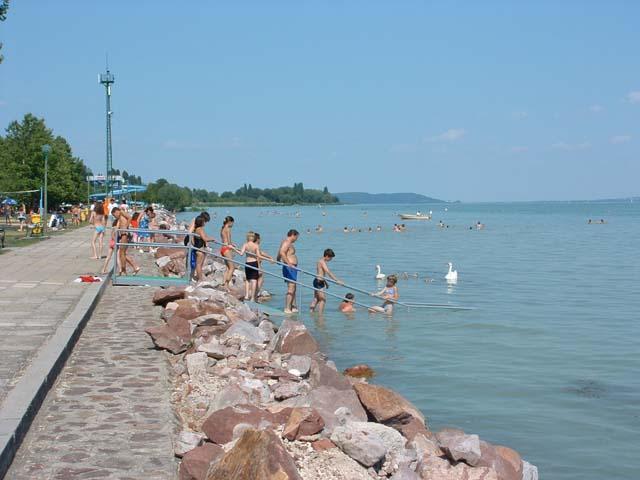 Maďarsko, jezero Balaton, Balatonakali - kemp HOLIDAY a STRAND ...